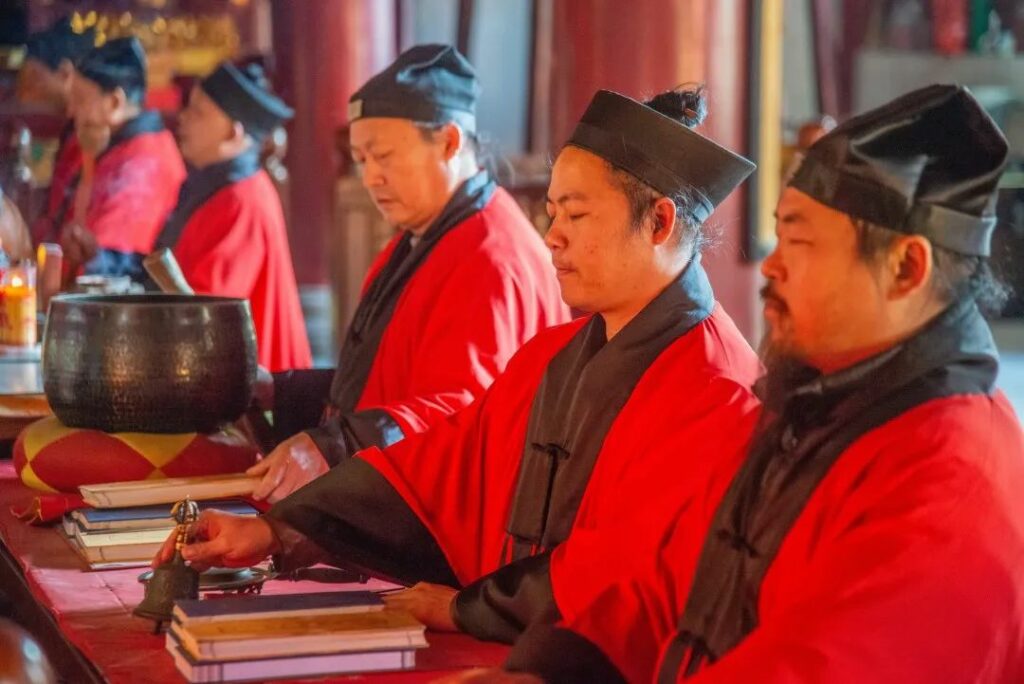 Taoist clothes and ritual garments - 道教世界 - Dao World