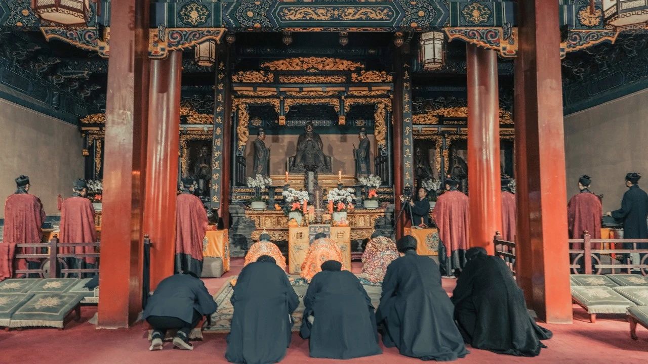 "The Origin of the Dragon Gate and the Transmission of Precepts in ...